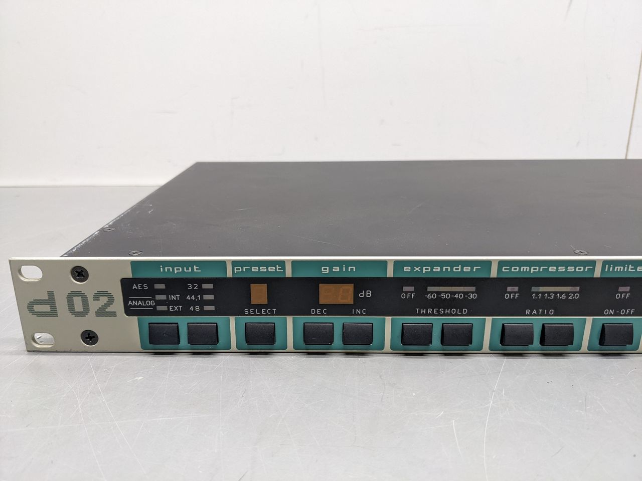 Junger d02 デジタルダイナミクスプロセッサー | VIVID Online Shop